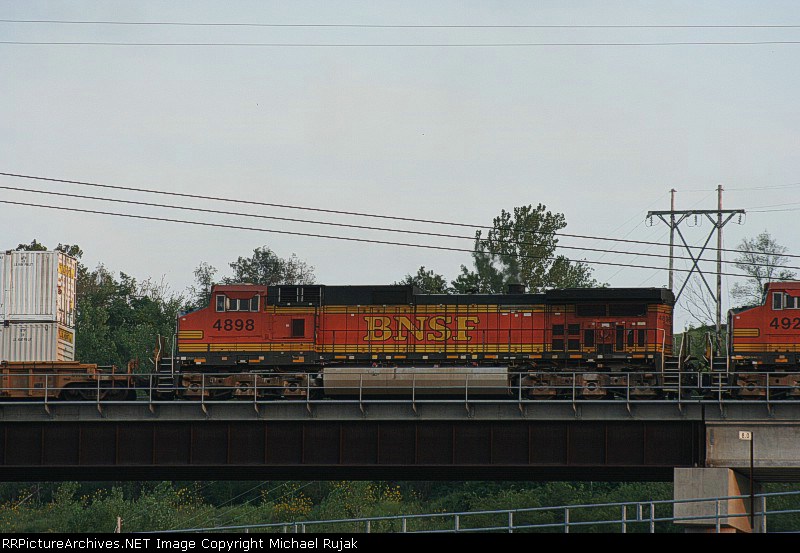 BNSF 4898